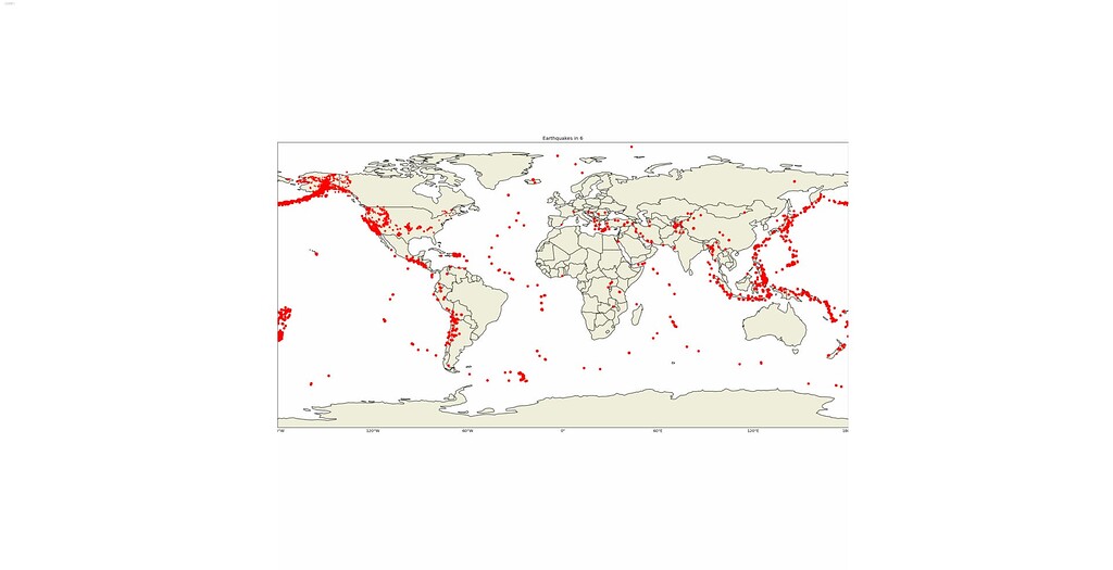 Extra whitespace around plot when combining HoloMap and Geoviews ...